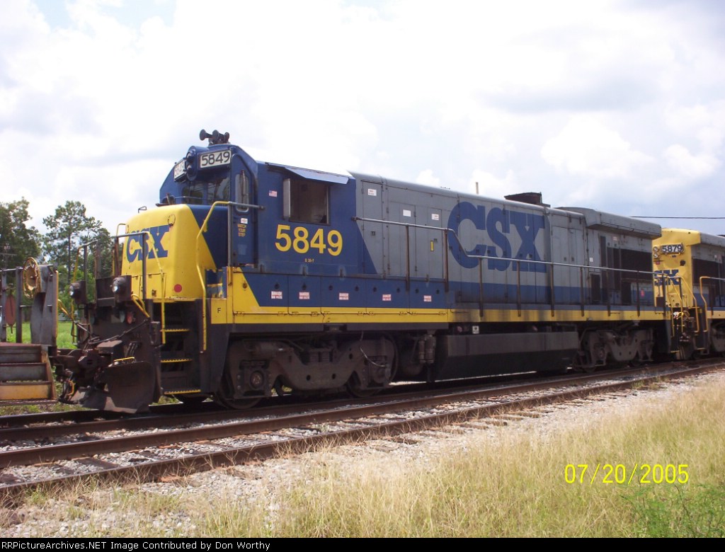 CSX is droping off cars